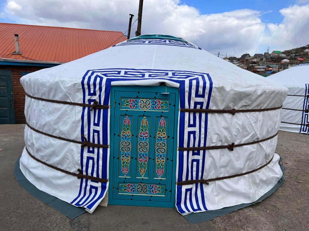4-Wall Yurt - 176 sq. ft. (15' diameter) - Mongolian Yurts | Gers