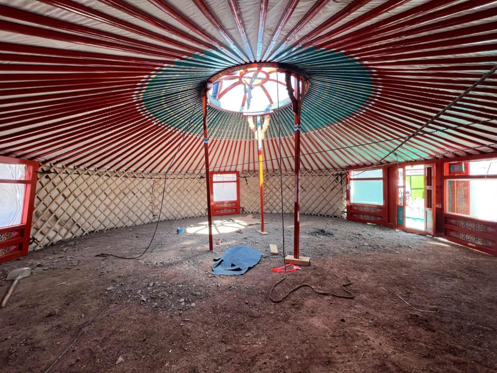 8-Wall Yurt - 615 sq. ft. (28' diameter) - Mongolian Yurts | Gers